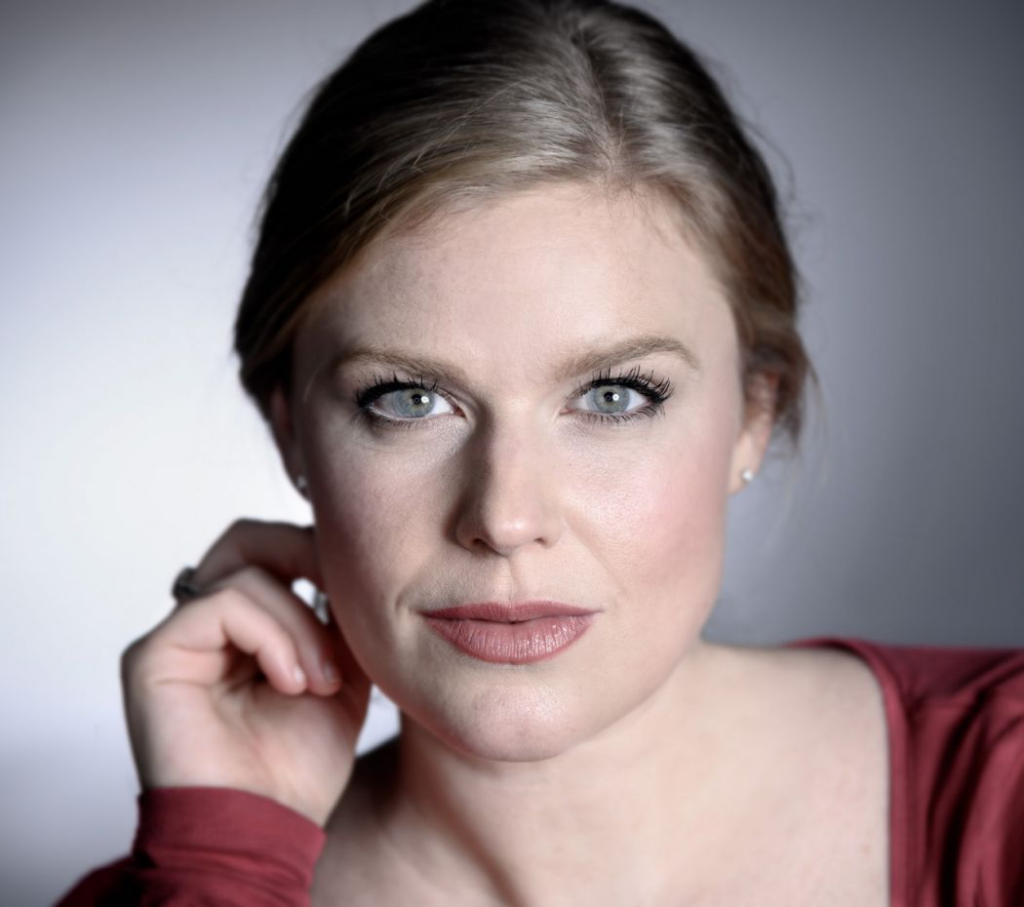 Aus dem Ensemble: Hailey Clark singt die Alma in „Brokeback Mountain ...