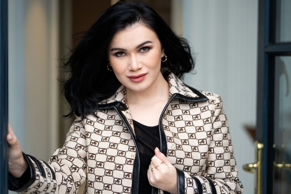 Aus dem Emsemble: Barno Ismatullaeva singt die Hauptrolle in „Madama Butterfly“ in Turin ...